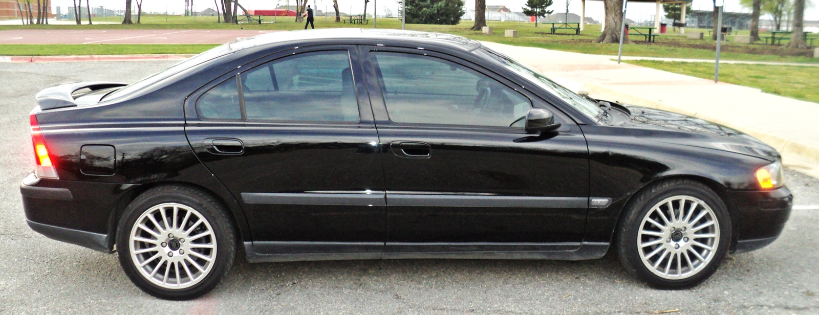b-c-sales-2004-volvo-s60-2-5t-sold
