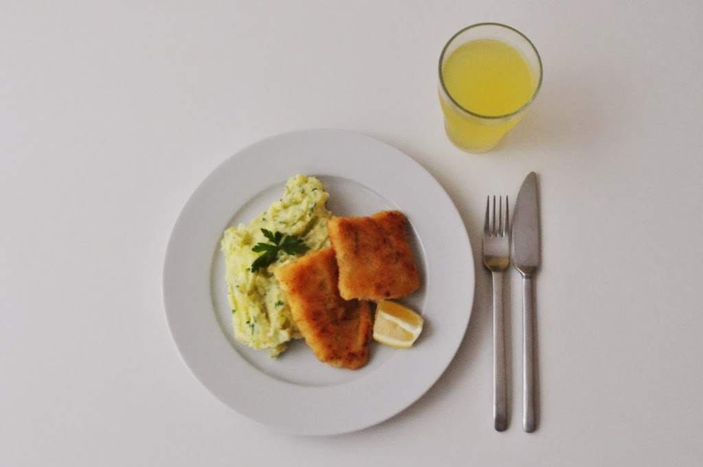 TheNewLifeBeginningCookBook: Fish Schnitzel With Potato Mash