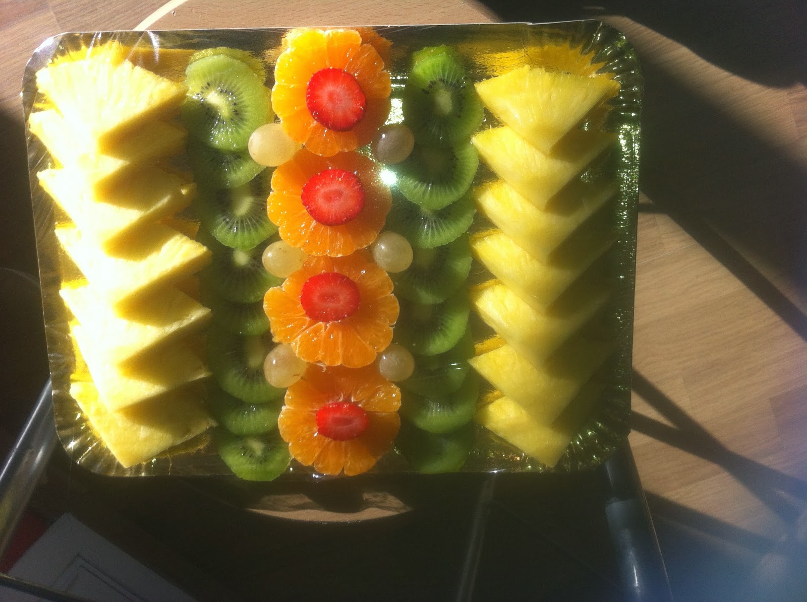 CESTAS DE FRUTAS FAUSTINO PARA REGALAR: BANDEJAS DE FRUTAS FRESCAS CORTADAS