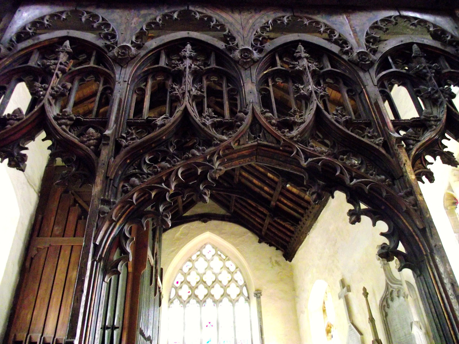 Montys England: Woolpit: Of Wolves, Green Children & Green Men.