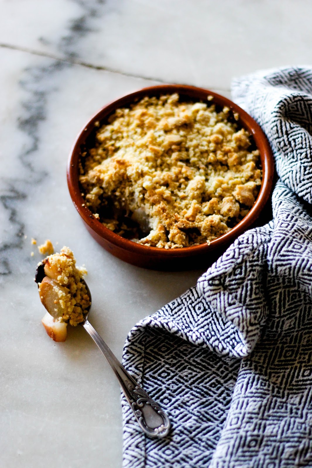 Crazy Green Fruits: Crumble poire-chocolat à l'amande et huile d'olive