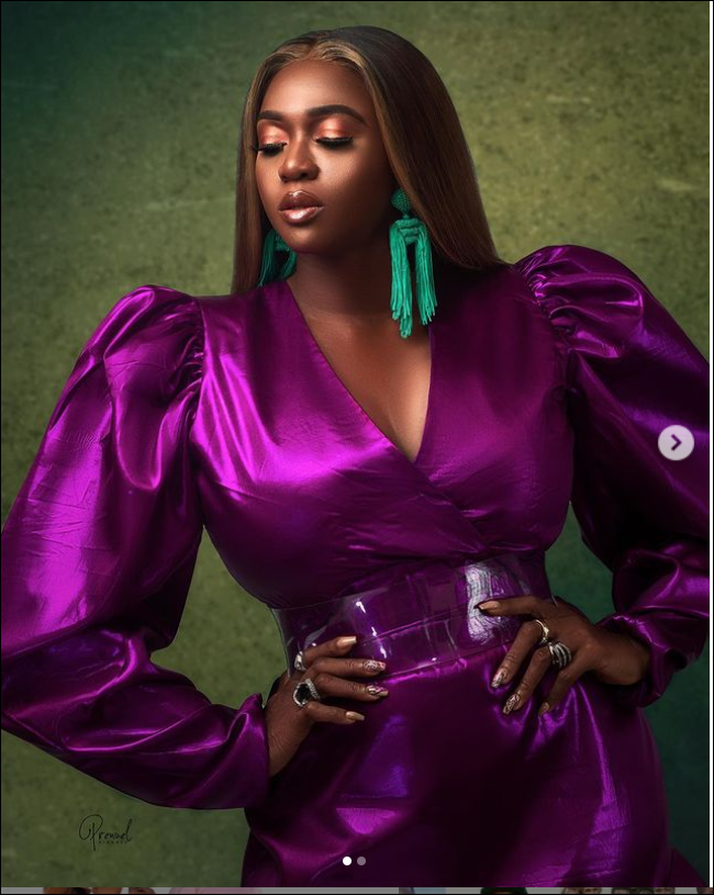 Singer Waje looks gorgeous in her purple dress (Photos) - Report Minds