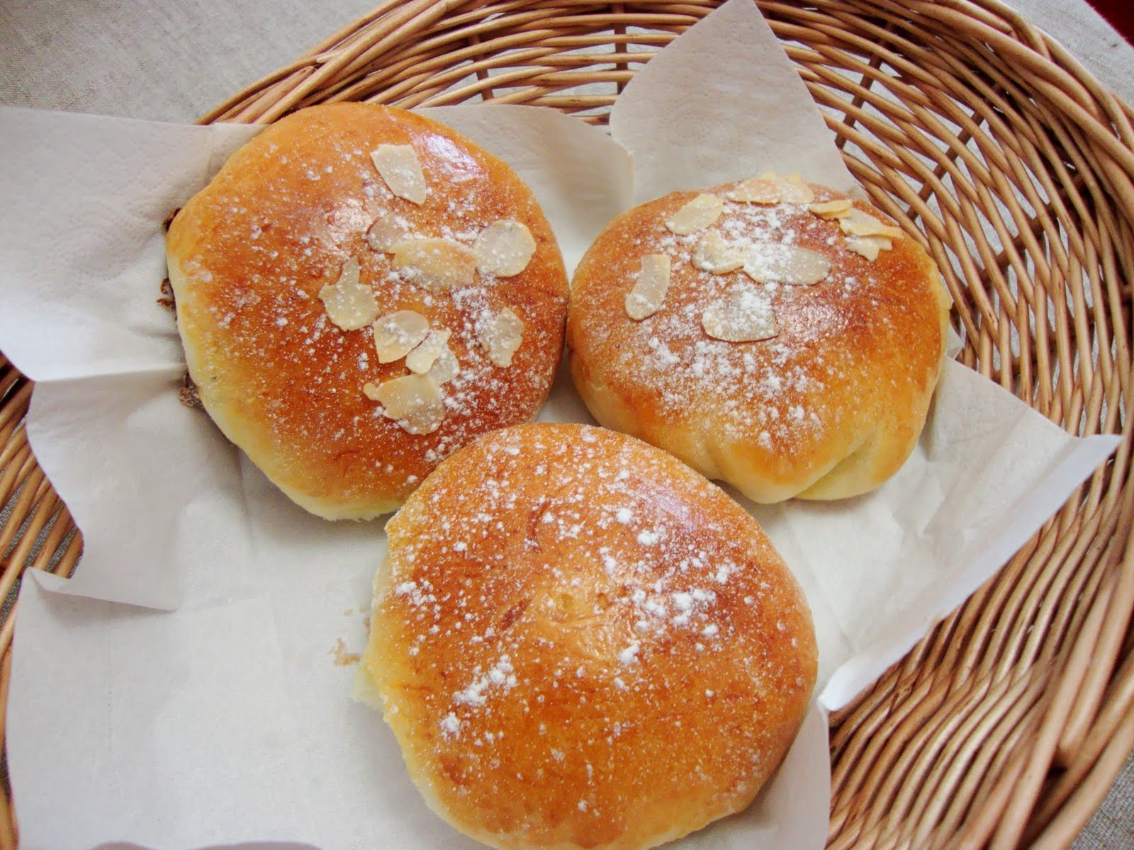 Inga's sweeterie: Mielinės bandelės su obuoliais/ Yeasty rolls with apples
