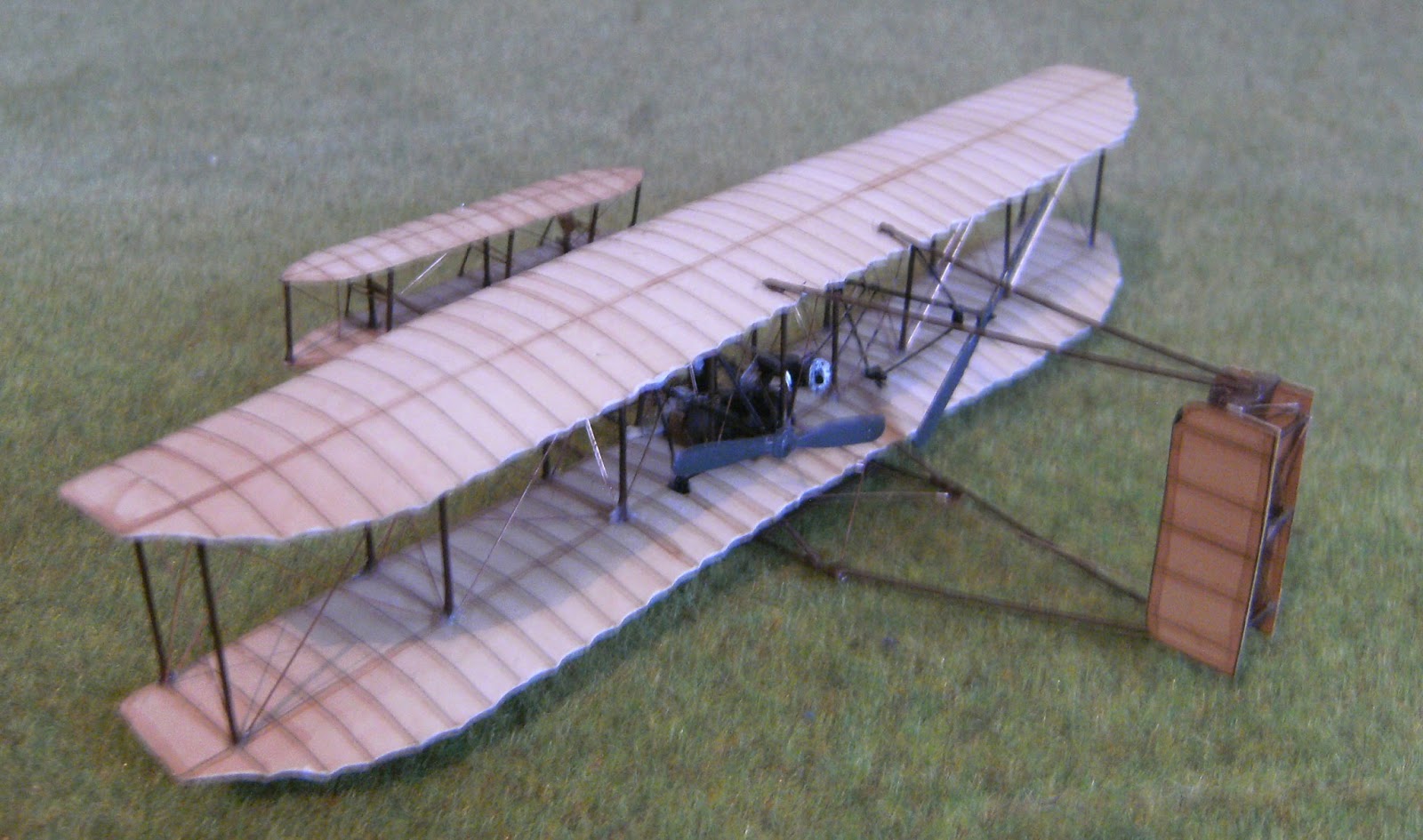 Happyscale-Modellbau: Wright Flyer - papermodel ( and wire ) 1:72