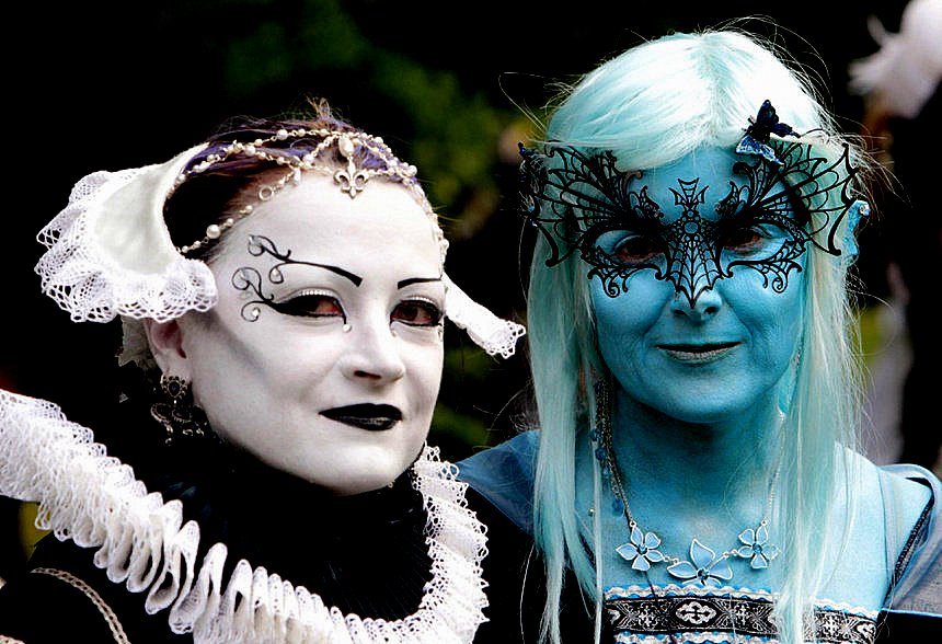 The Flying Tortoise: Gorgeously Goth...