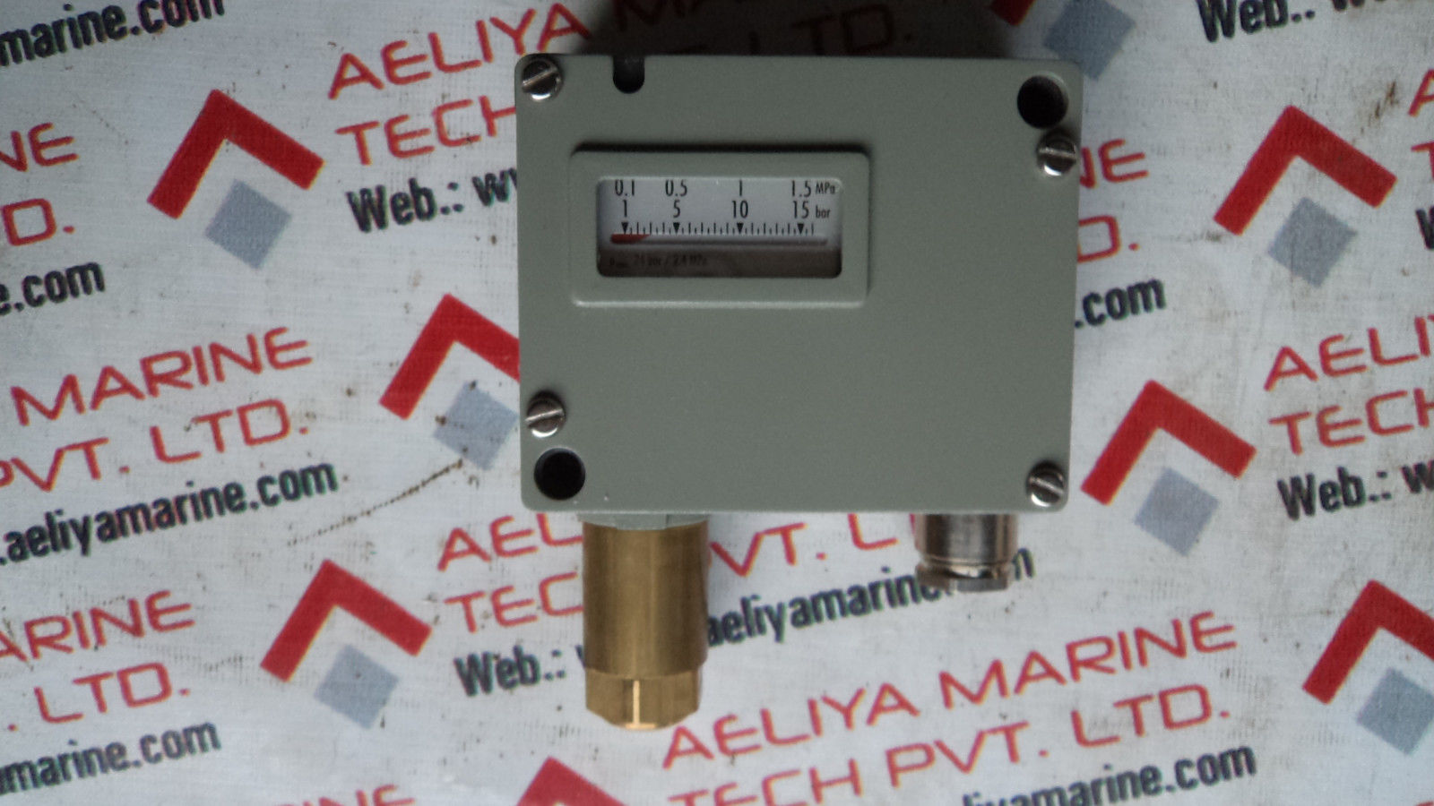 TRAFAG IP65-30T70 PRESSURE SWITCH 900.2379.905 - Aeliya Marine