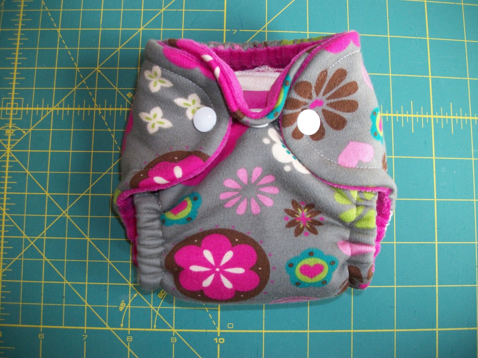 Simple Diaper-Sewing Tutorials: Snap-In and Sewn-in Soakers