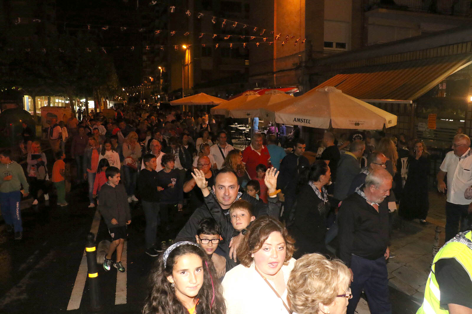 Cientos de personas despiden las fiestas de Retuerto y a su trucha jubilada