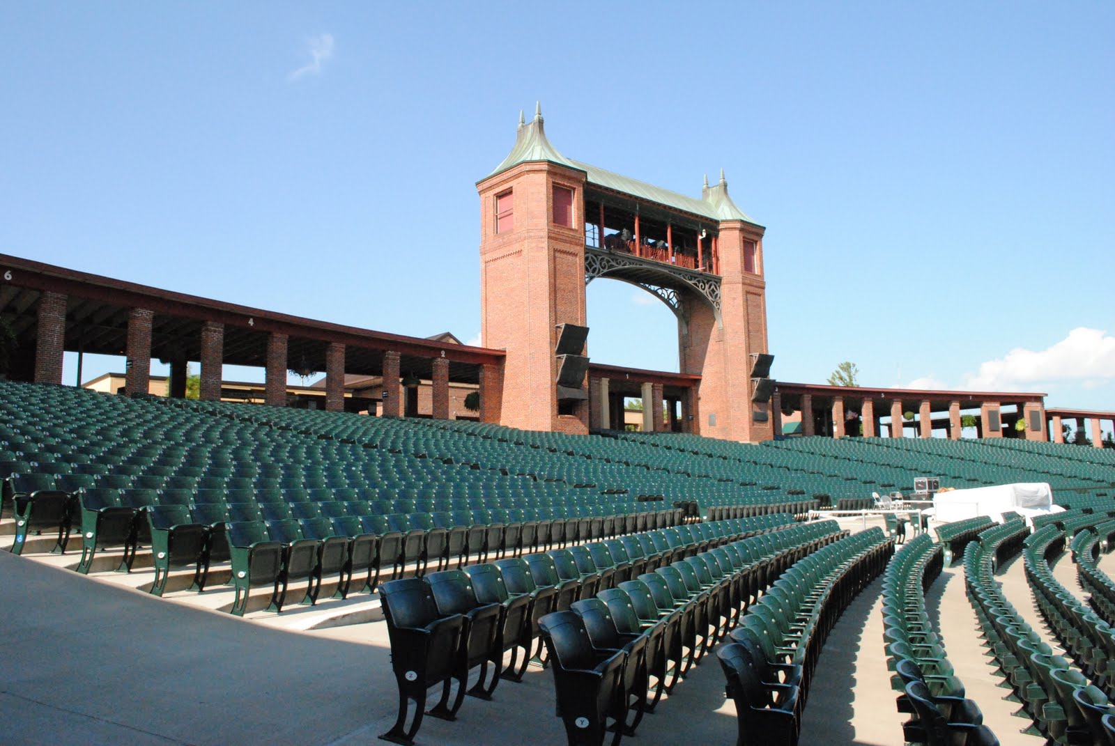 The Further Adventures of the boyinthepit: Starlight Theatre