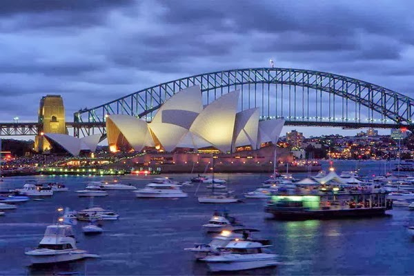 Passion For Luxury : Why visit Australia