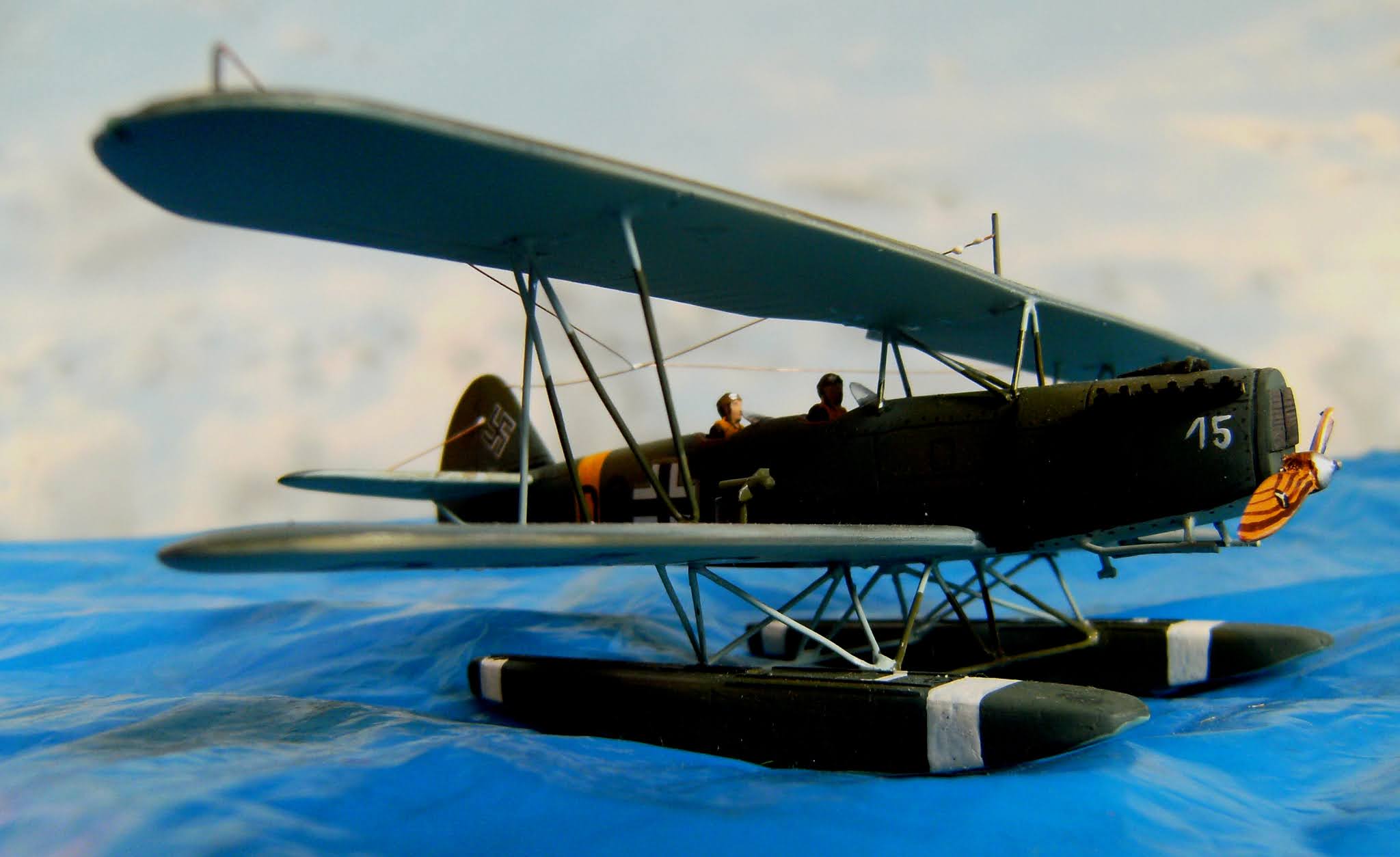 Happyscale-Modellbau: Heinkel He 42 - airmodel resin-kit 1/72