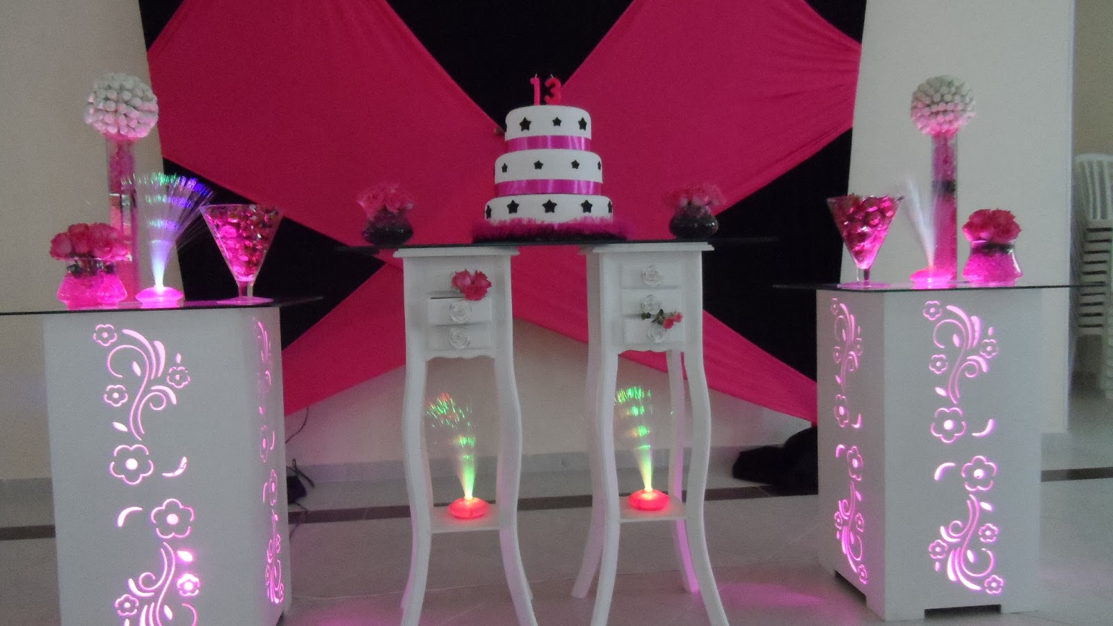 SPAZIO GUARESI BUFFET: FESTA TEEN,DECORAÇÃO COM LUMINARIA DE FIBRA ...