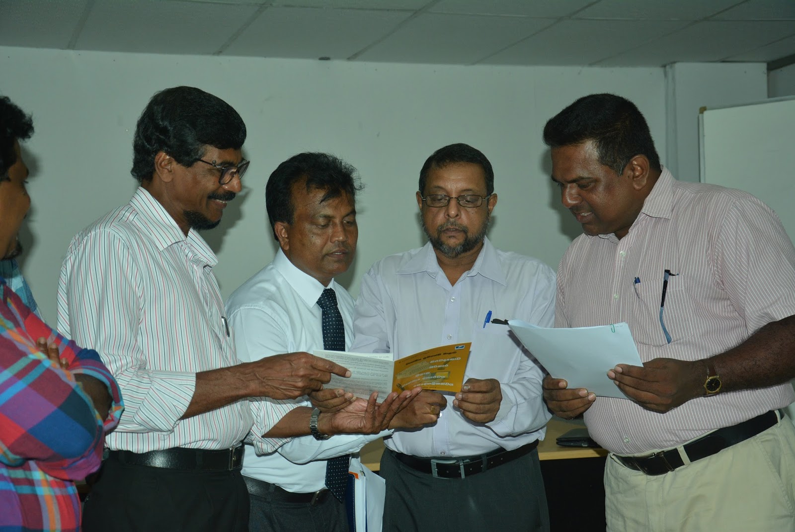 Irida Divaina Newspaper Editor Apologises from JVP | Gossip Lanka Hot ...