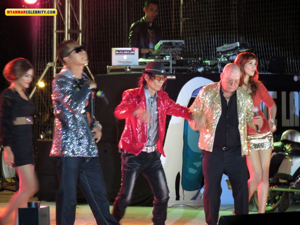 Photos: Yone Lay's One Man Show