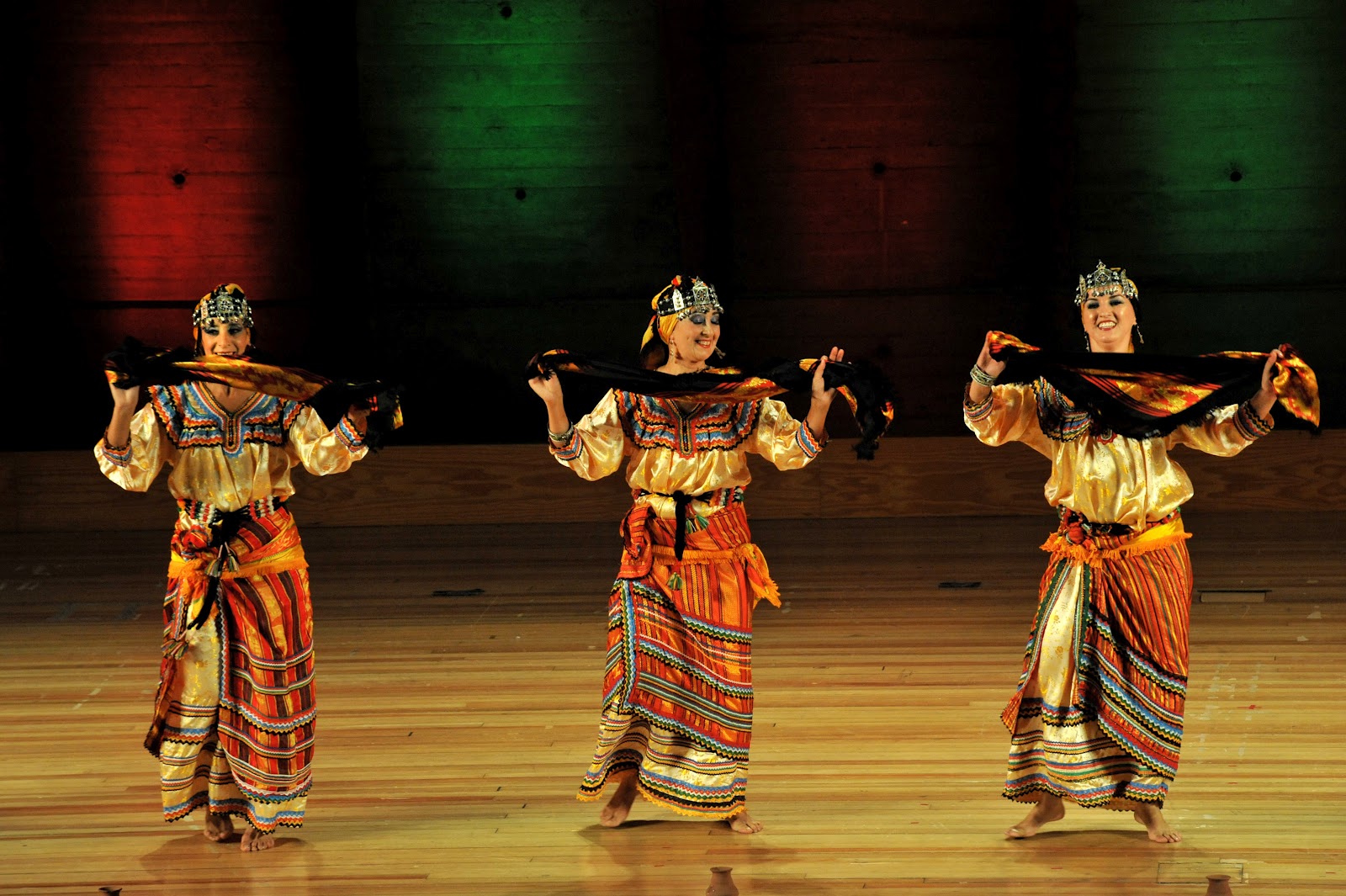 Saffron Yellow - Journey of a Crafting Mama: Tutorial: Kabyle Wool Belt