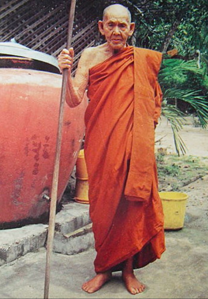 Path To Passadhi - Thai Amulets: LP Daeng -Wat Si Mahapo - Powerful and ...