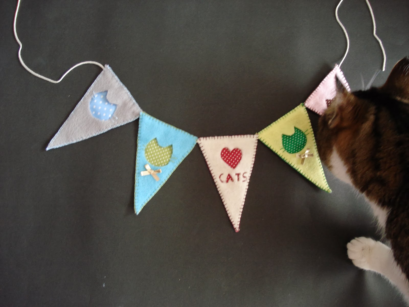 Everyweek Cat Craft Project: Week 108 - LOVE CATS Bunting