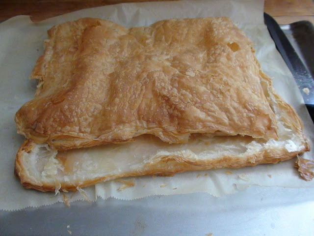 zsuzsa is in the kitchen: PUFF PASTRY CREAM SLICE