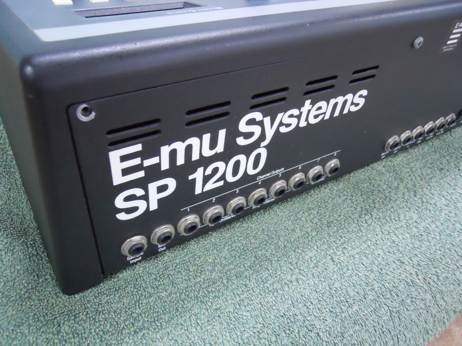 MATRIXSYNTH: E-MU SP1200 7030 SN 029503 205