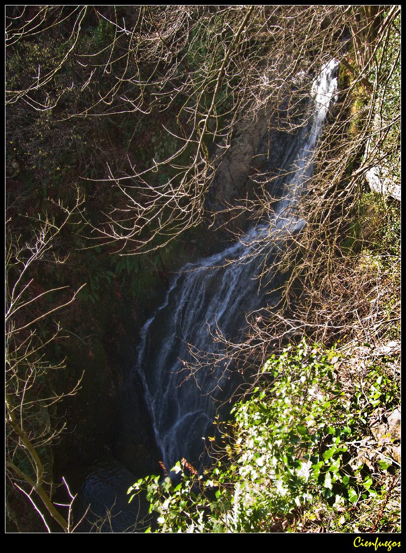 Caleyando con Cienfuegos: Cascadas de Guanga y Peña Castiello