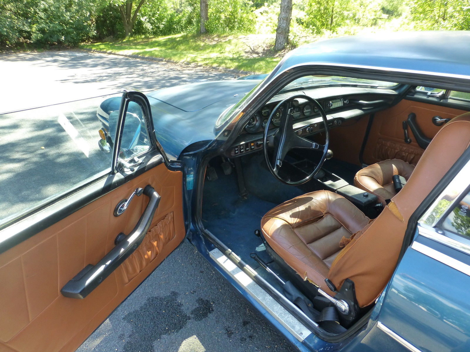 Rusty Volvo Faceoff: Flintstones Amazon vs Rockin 1800ES - DailyTurismo