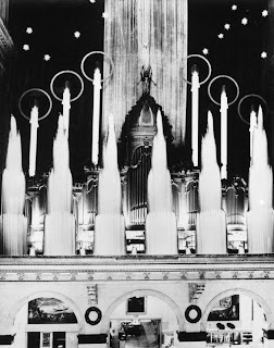 Life In The So-Called Space Age: Christmas At John Wanamaker's Philadelphia