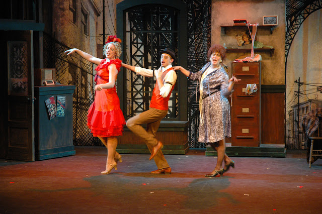 Lance Cardinal Creations: ANNIE - SET DESIGN