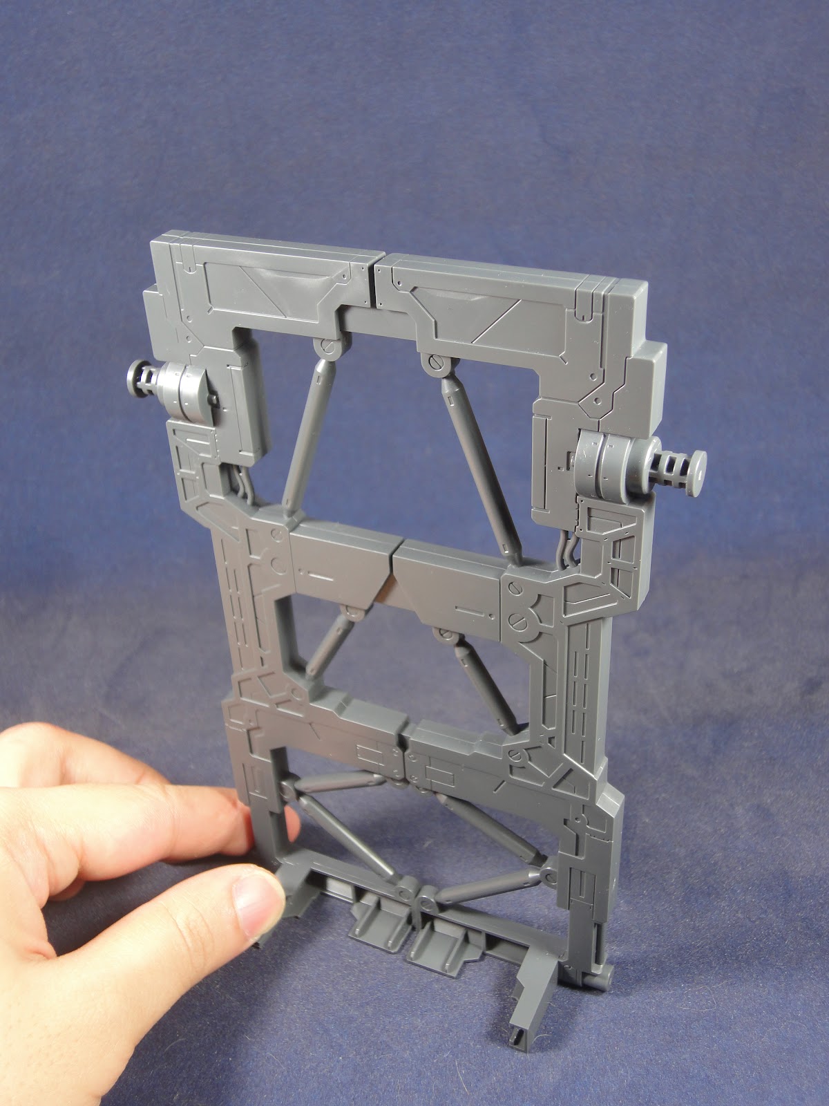 GunplaNovice: Builders Parts Gunpla System Base 001 by Bandai (Review)