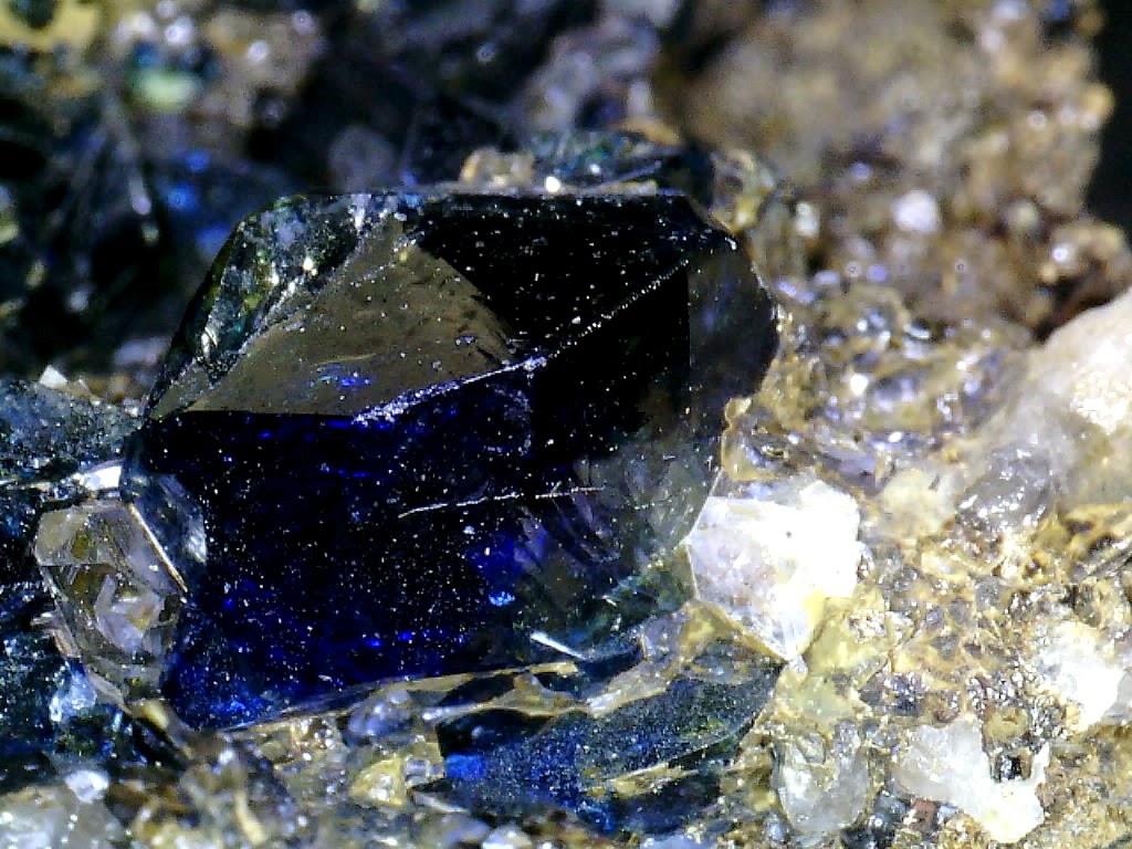 CSMS GEOLOGY POST: THE BLUE IRON MAGNESIUM PHOSPHATES: SCORZALITE AND ...