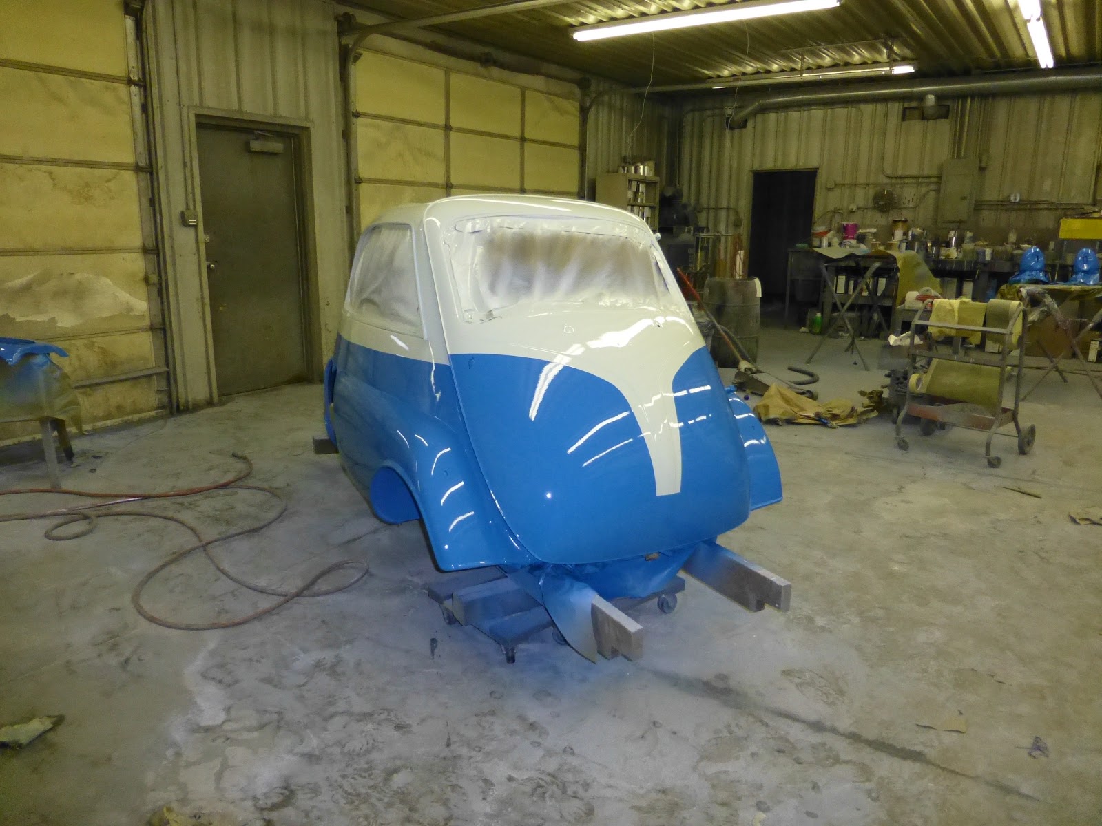 Follow Dan Hotka's Isetta Project: The Isetta is Painted!