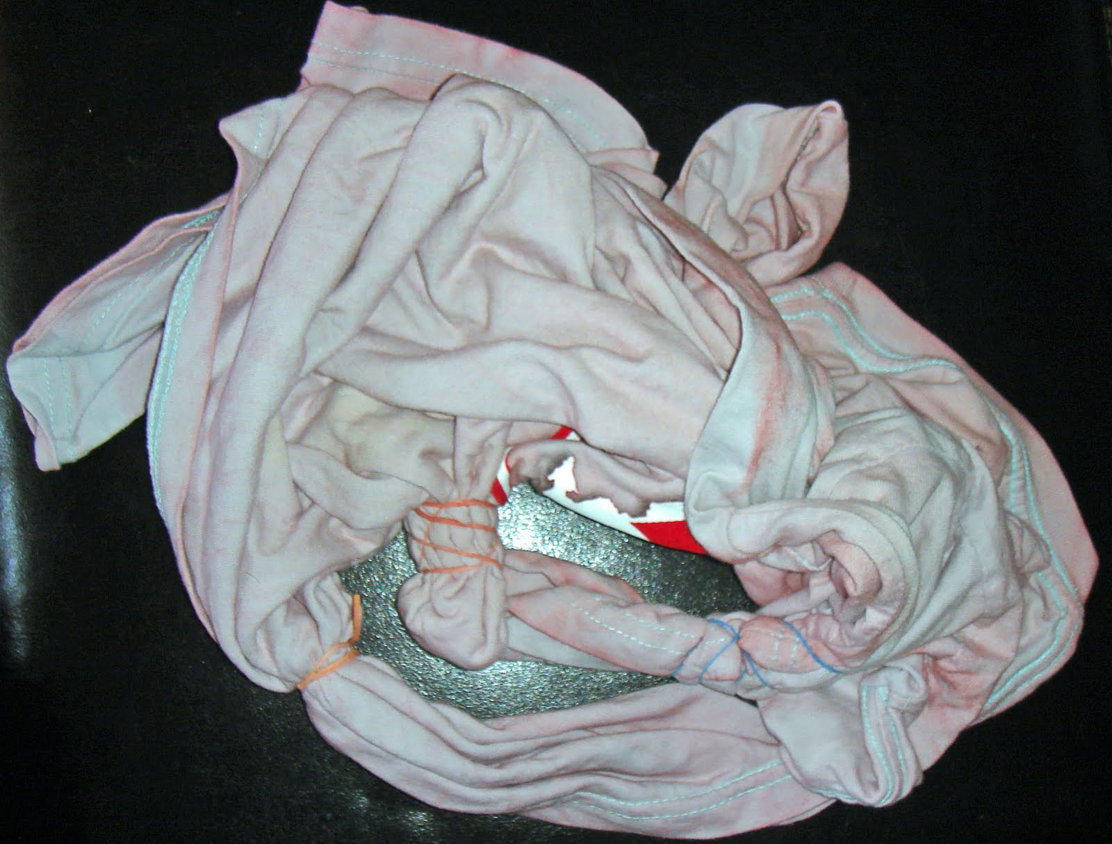 OakmountCo: Dying fabric in a crock pot