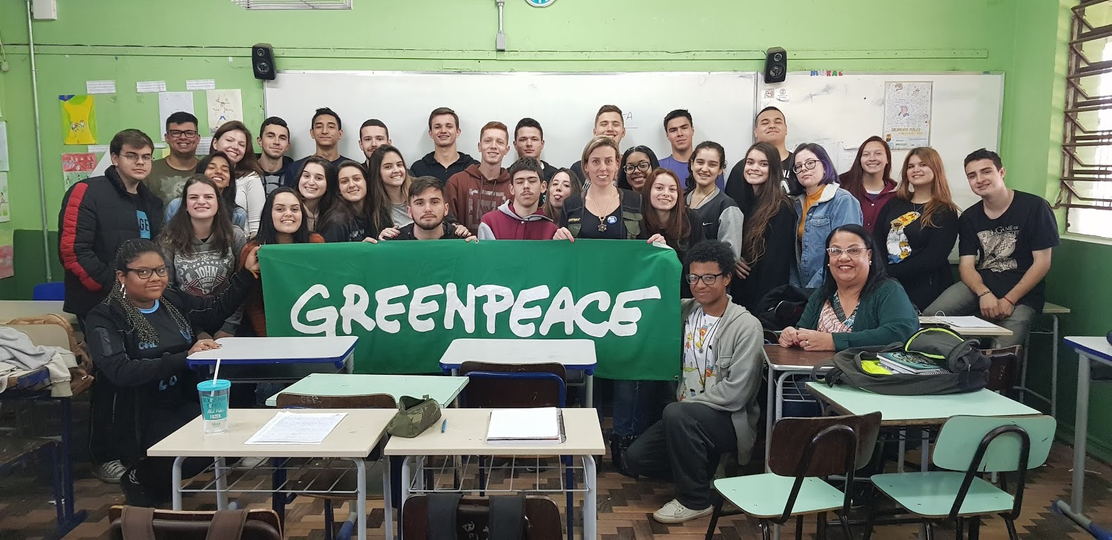 Greenpeace Porto Alegre: Palestra no Colégio Estadual Miguel Lampert Greenpeace Porto Alegre: Palestra no Colégio Estadual Miguel Lampert