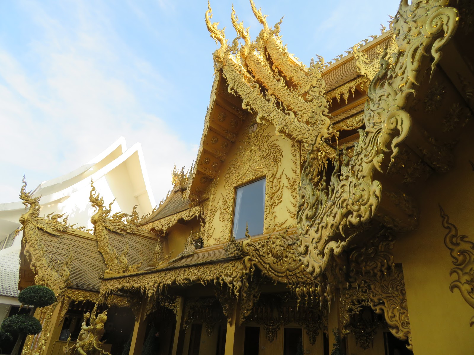Kee Hua Chee Live!: WHITE TEMPLE OR WAT RONG KHUN IN CHIANGMAI ...