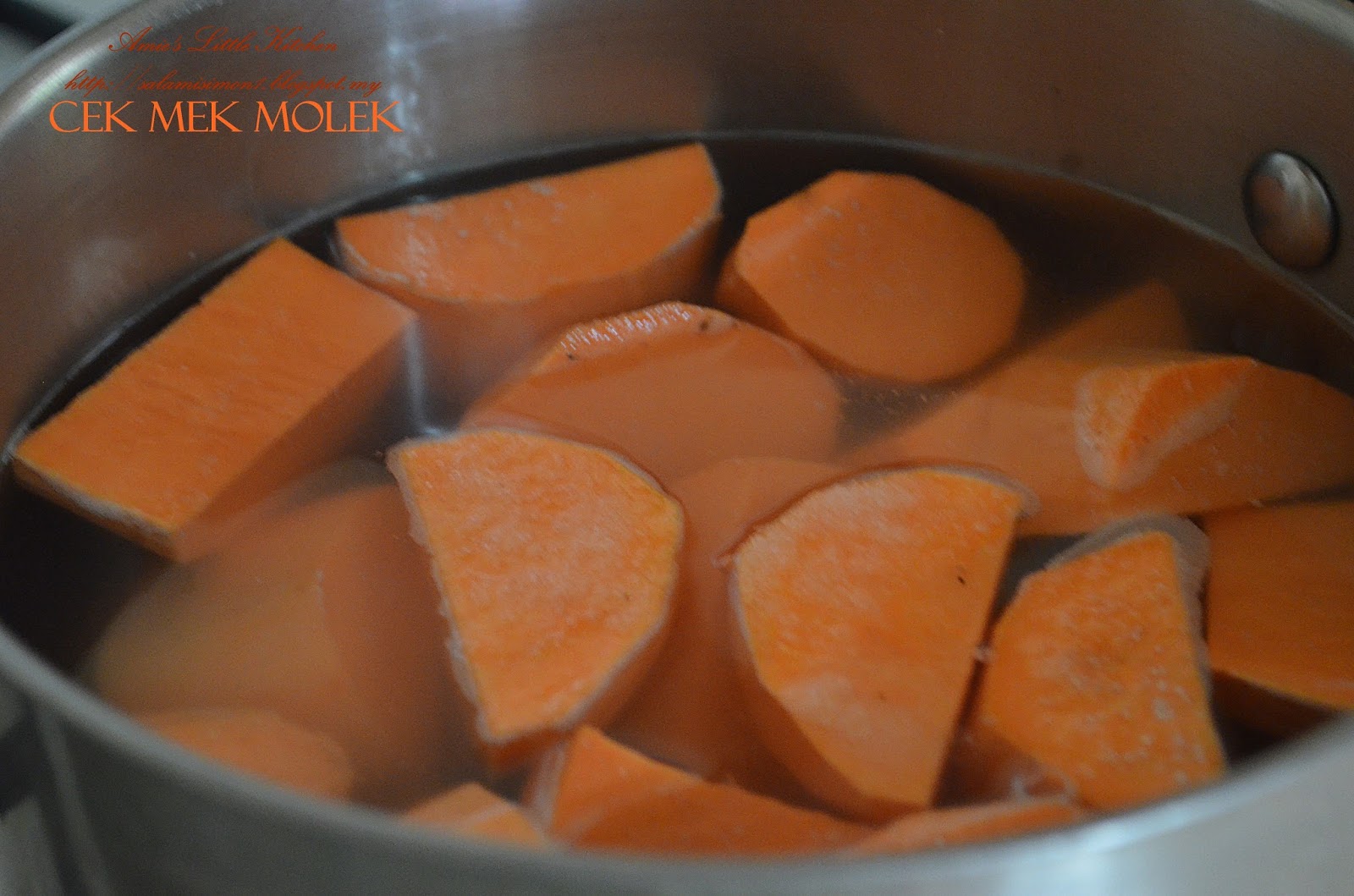 Kuih Cek Mek Molek - Amie's Little Kitchen