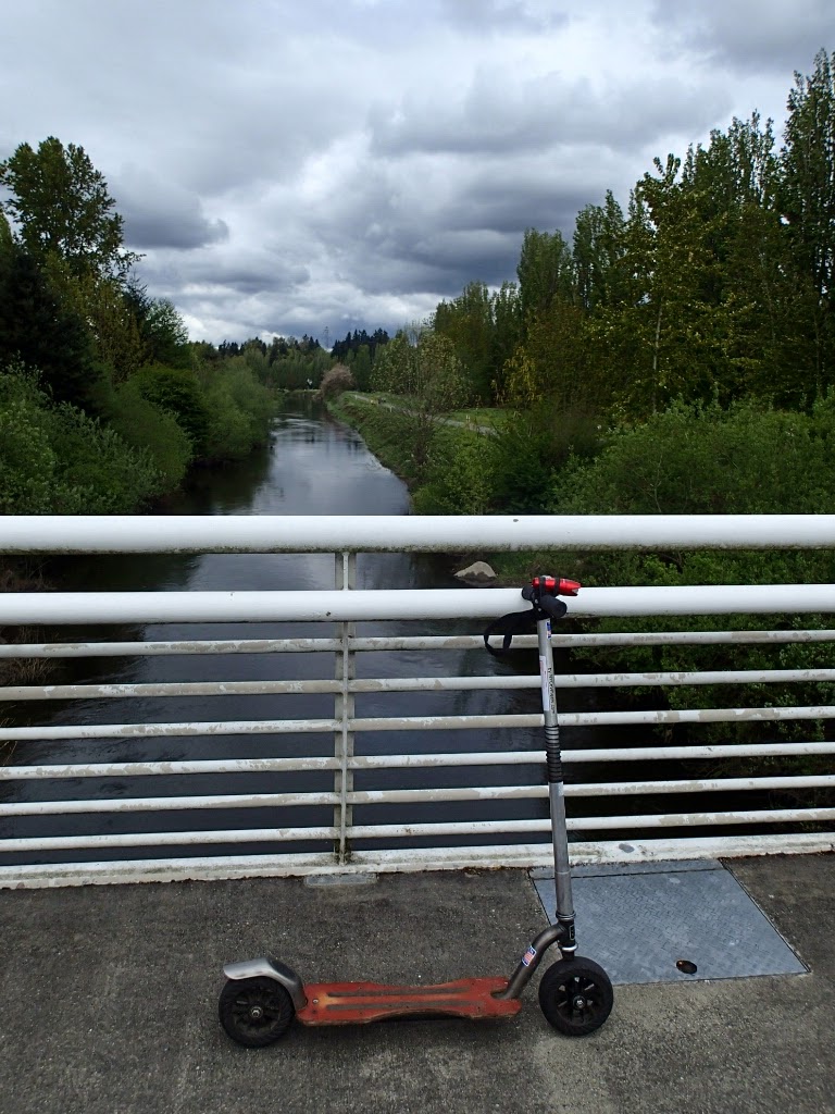 Kent's Bike Blog: #30DaysofScootering: Rolling Up To Redmond