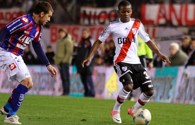 Universo Riverplatense: Cazares tuvo un buen debut en Primera