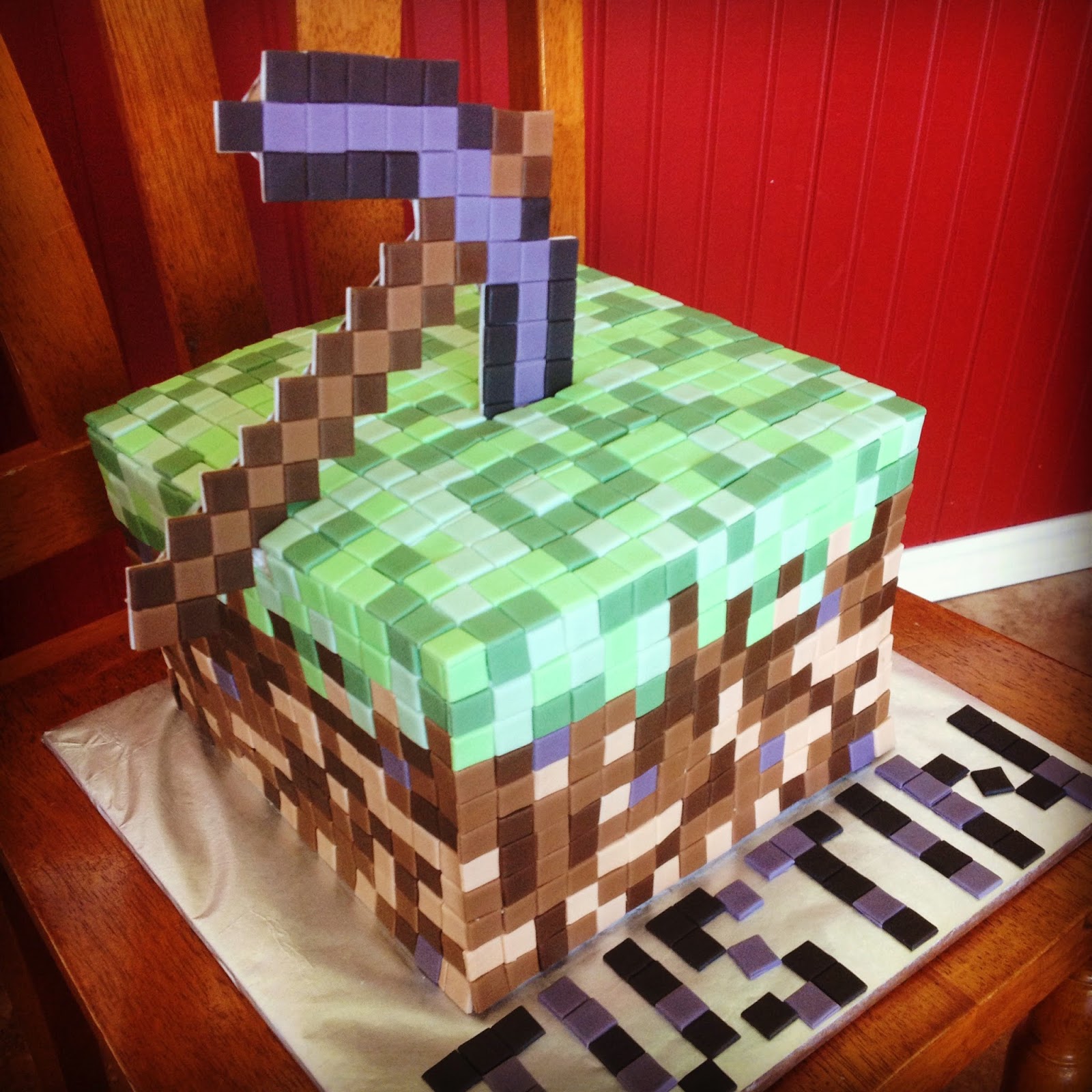 Sugar Love Cake Design: Minecraft Cube cake