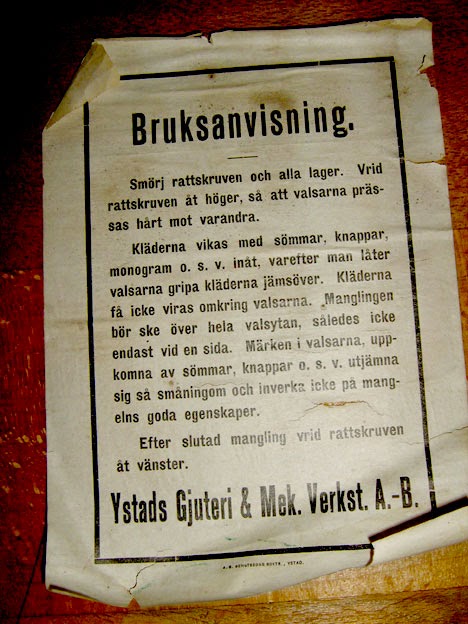 Kerstin's extras: The innards of one table-top mangle