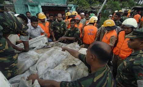 latest world : Tsunami japan:Japan 4 thousand dead bodies do not recognize