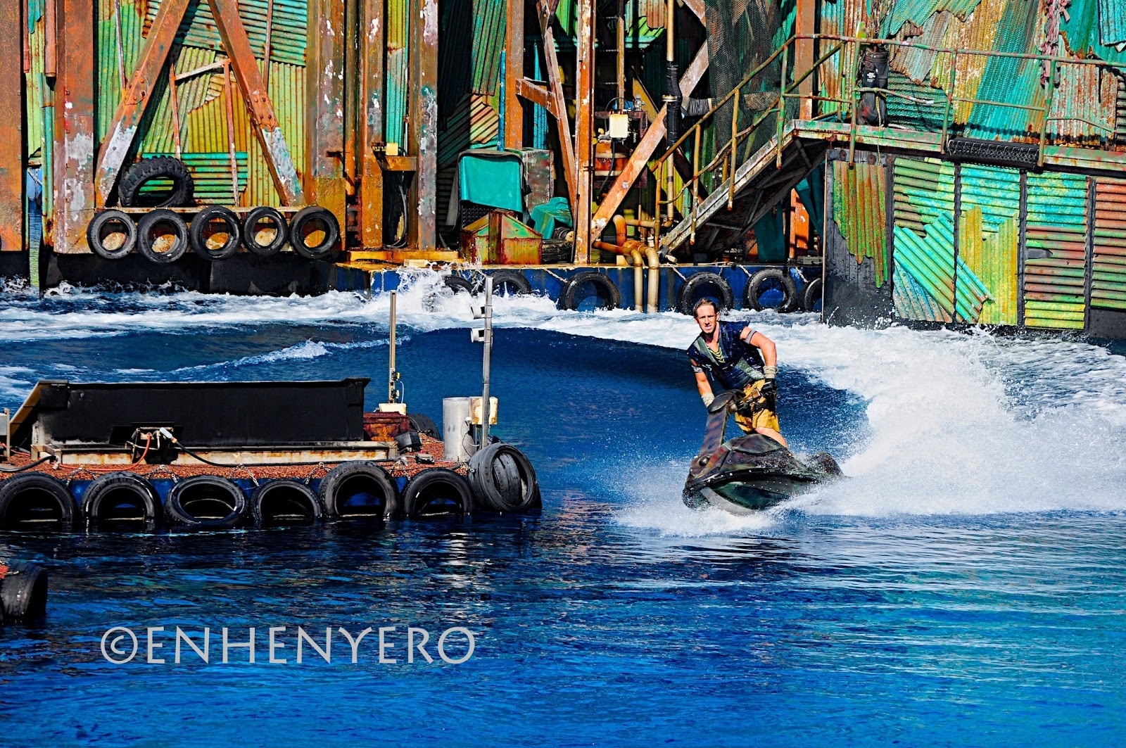 braggies: Universal Studios Singapore : Waterworld
