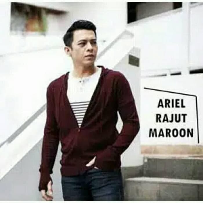 Jaket rajut ariel maroon merk greenlight / sweater knit roundhand Jaket rajut ariel maroon merk greenlight / sweater knit roundhand