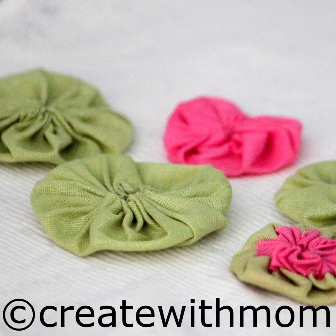Create With Mom: How to sew a fabric yo yo