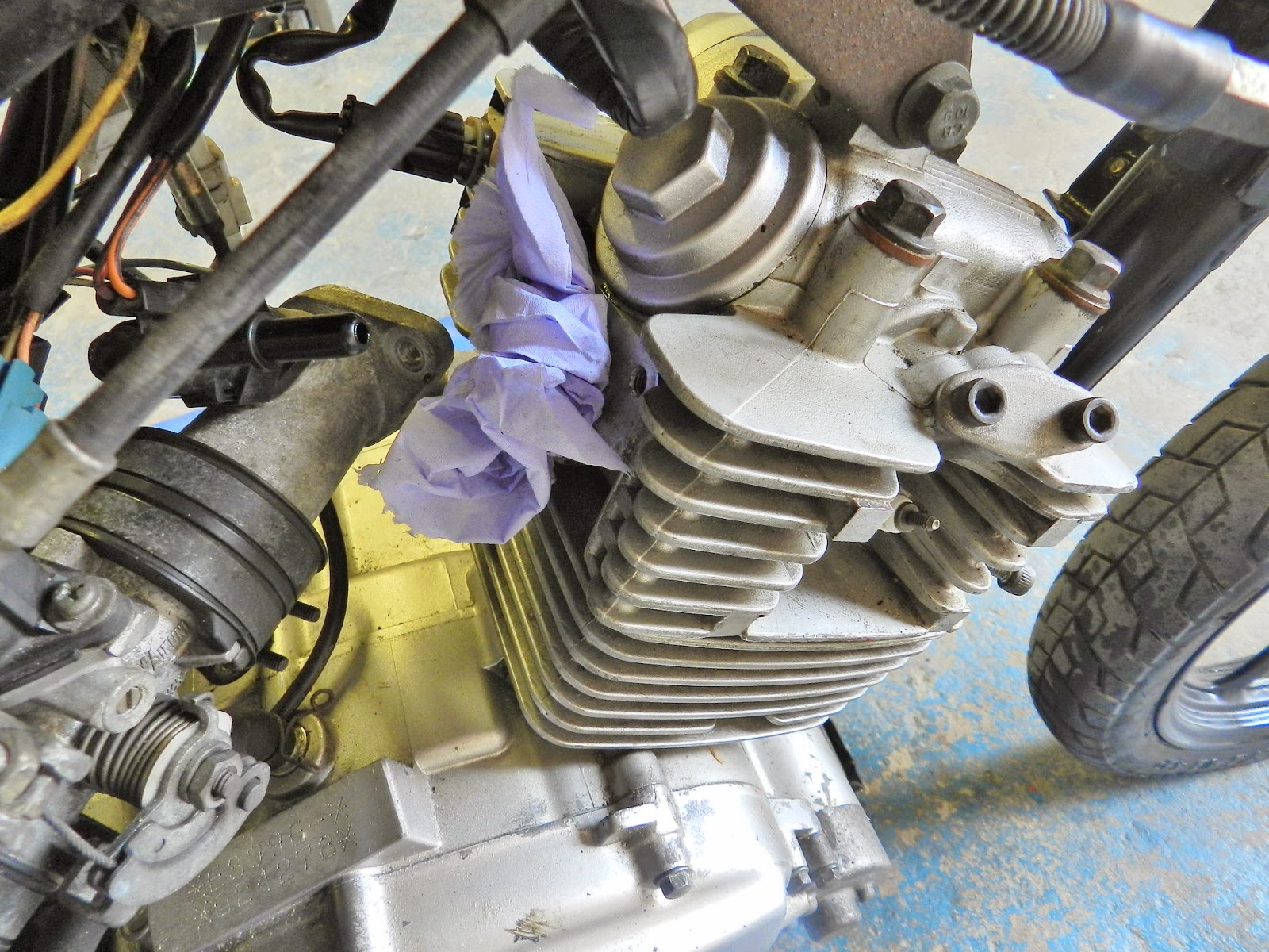 Yamaha YBR 125 Owner Blog : Yamaha YBR 125 Engine removal