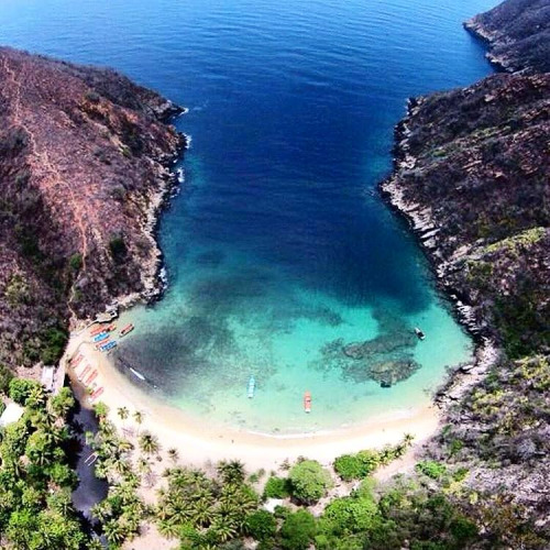 Los 12 razones para conocer Playa Ensenada de Tuja en Aragua - A Todo ...