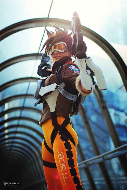 Overwatch Cosplay: Tracer cosplay