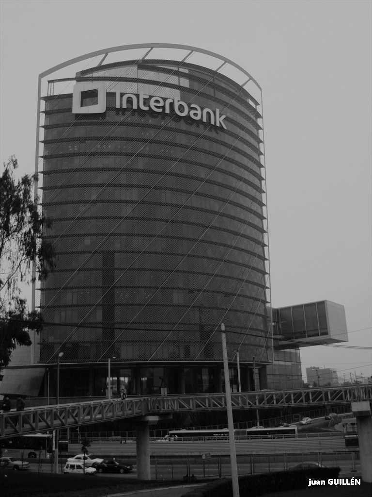 juan GUILLÉN: Edifício Interbank. La Victoria. Lima. PERU. 21 julho 2011