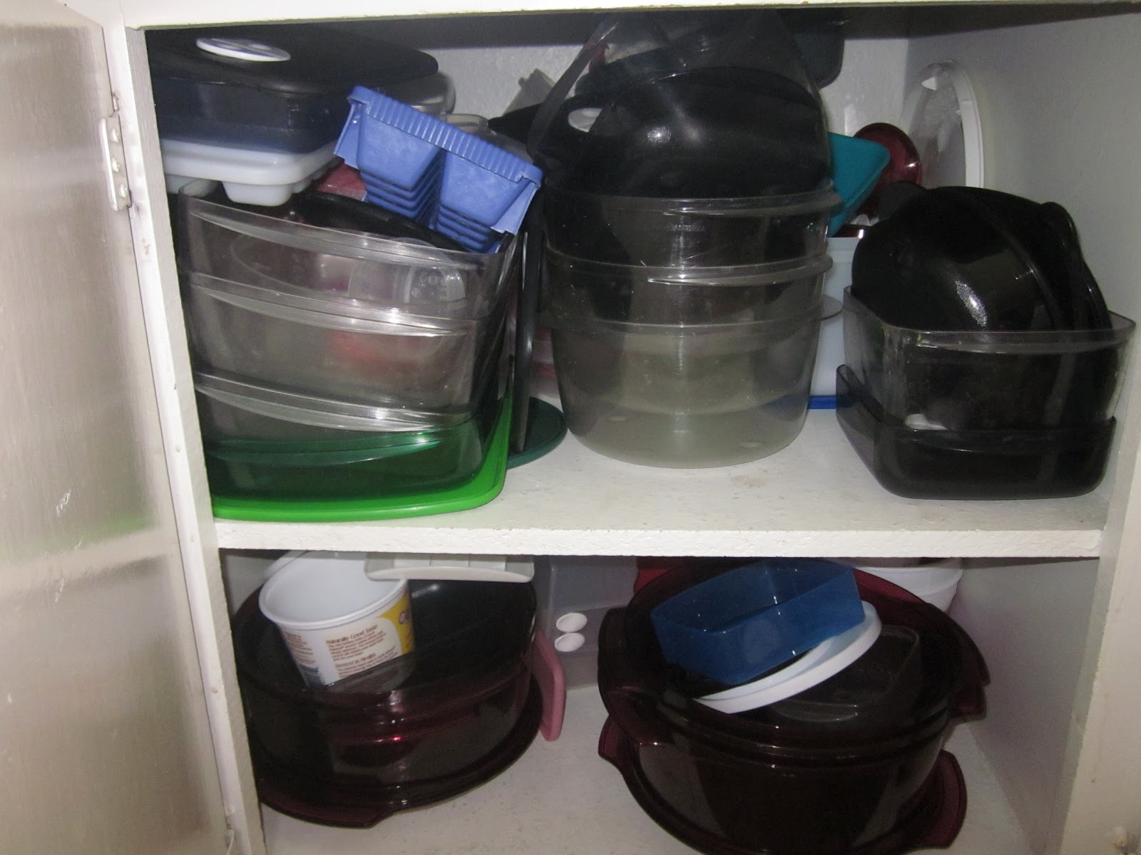 Stephanie's Projects: Bursting my Tupperware Bubble