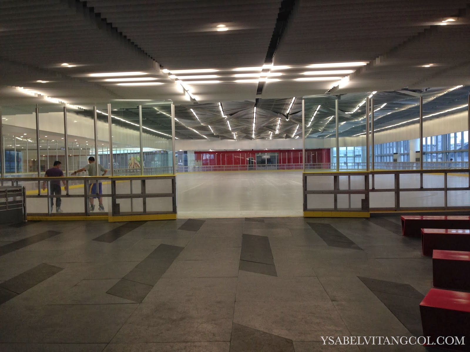 Pleasantly Chic has moved!: The MEGA Comeback: SM Megamall Ice Skating Rink