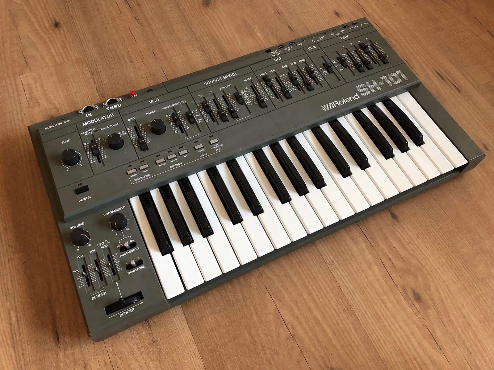 MATRIXSYNTH: Roland SH-101 w/ MIDI