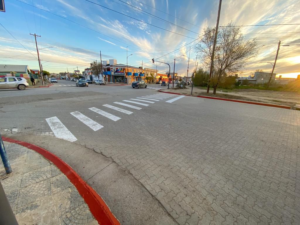 ¿Qué significa el color de los cordones de la acera?